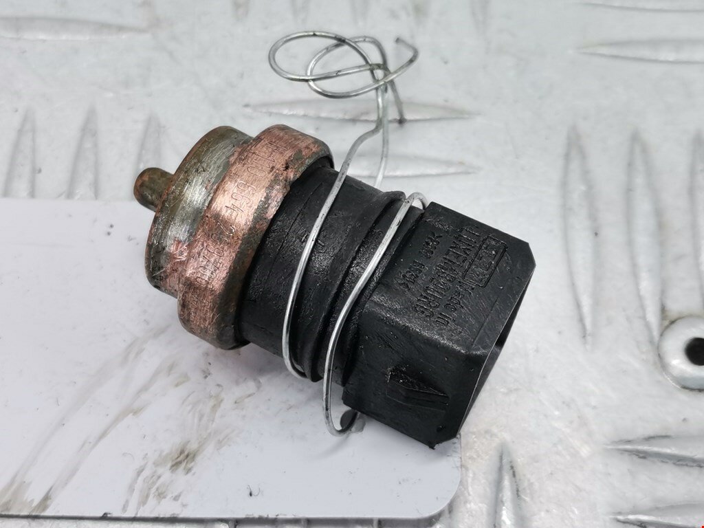 Датчик температуры охлаждающей жидкости Renault Megane 2 7700105087 арт. 2038731