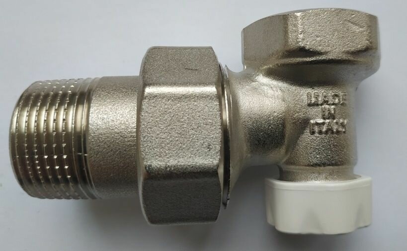 Клапан угловой для стальных труб 3/4' DS 122 (Luxor)