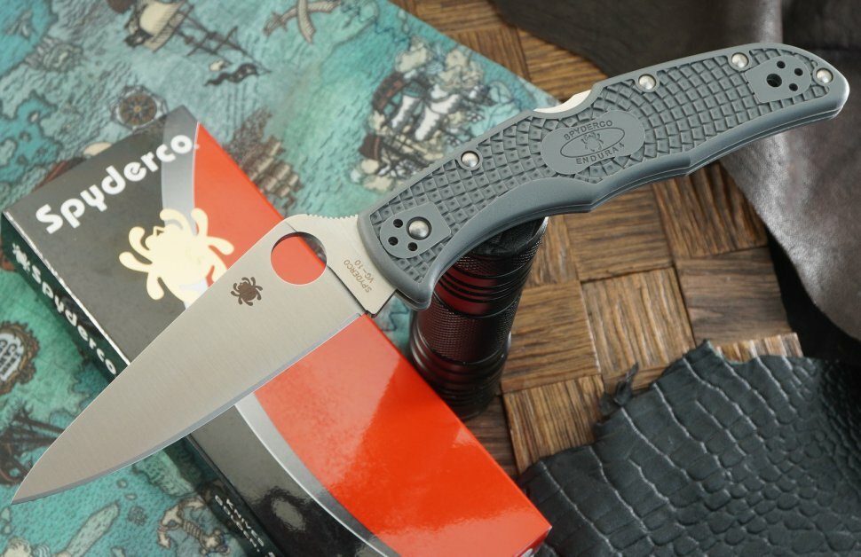 Складной нож Spyderco Endura 4 Gy FRN