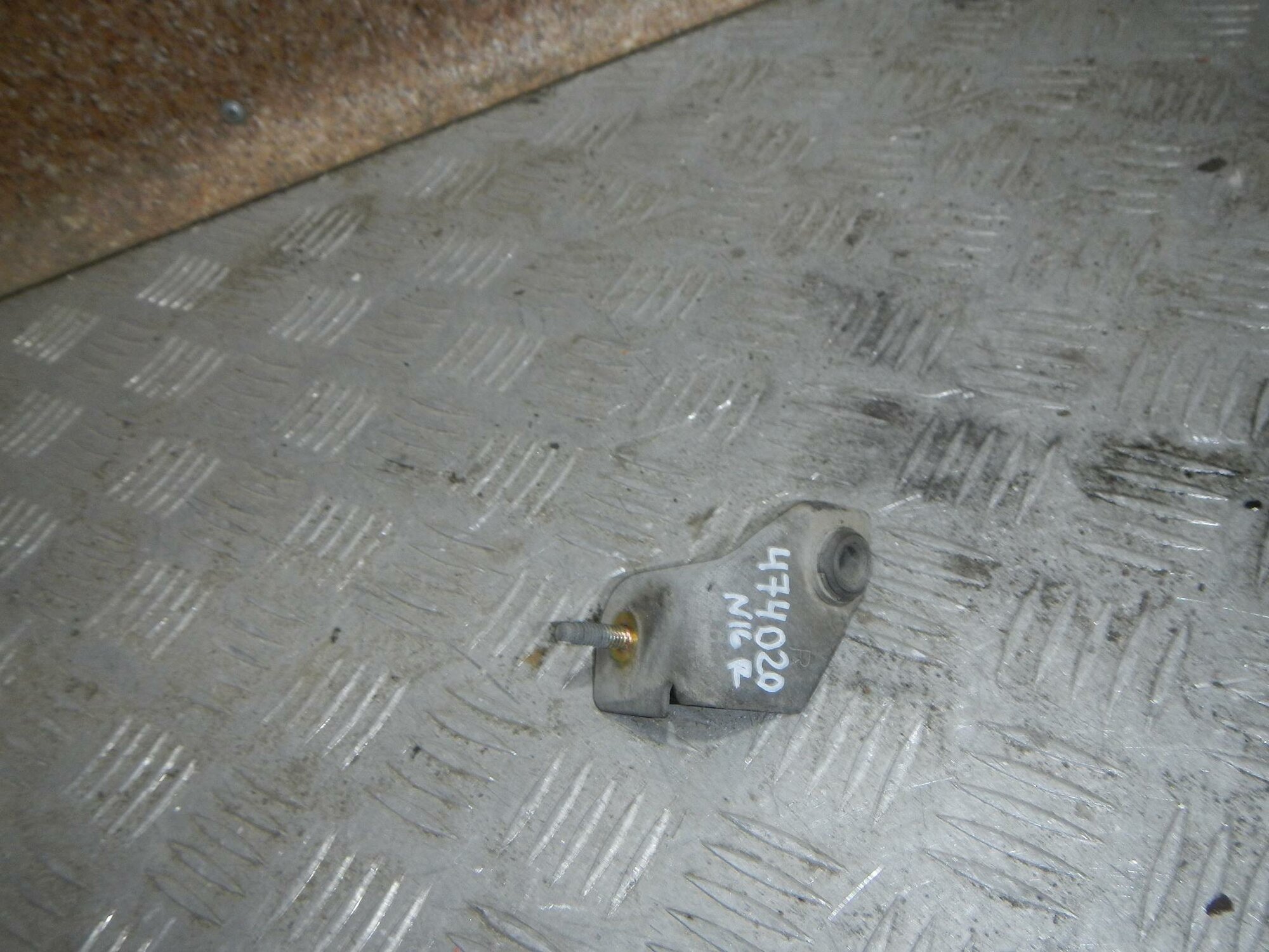 Б/У Кронштейн радиатора, Nissan (Ниссан)-ALMERA N16 (00-06) NISSAN ALMERA N16 (00-06) Нижний правый. Без повреждений. 474...