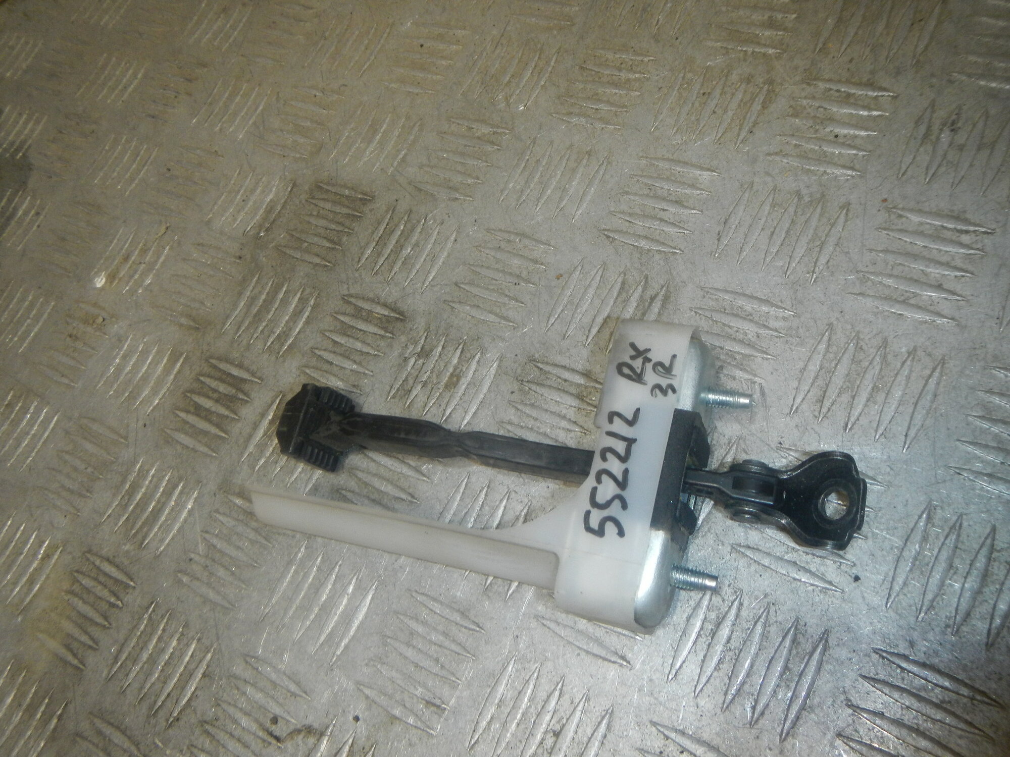 Б/У Ограничитель двери, Lexus (Лексус)-RX (09-15) LEXUS RX (09-15) задний правый Без видимых повреждений. 552212 TOYOTA а...