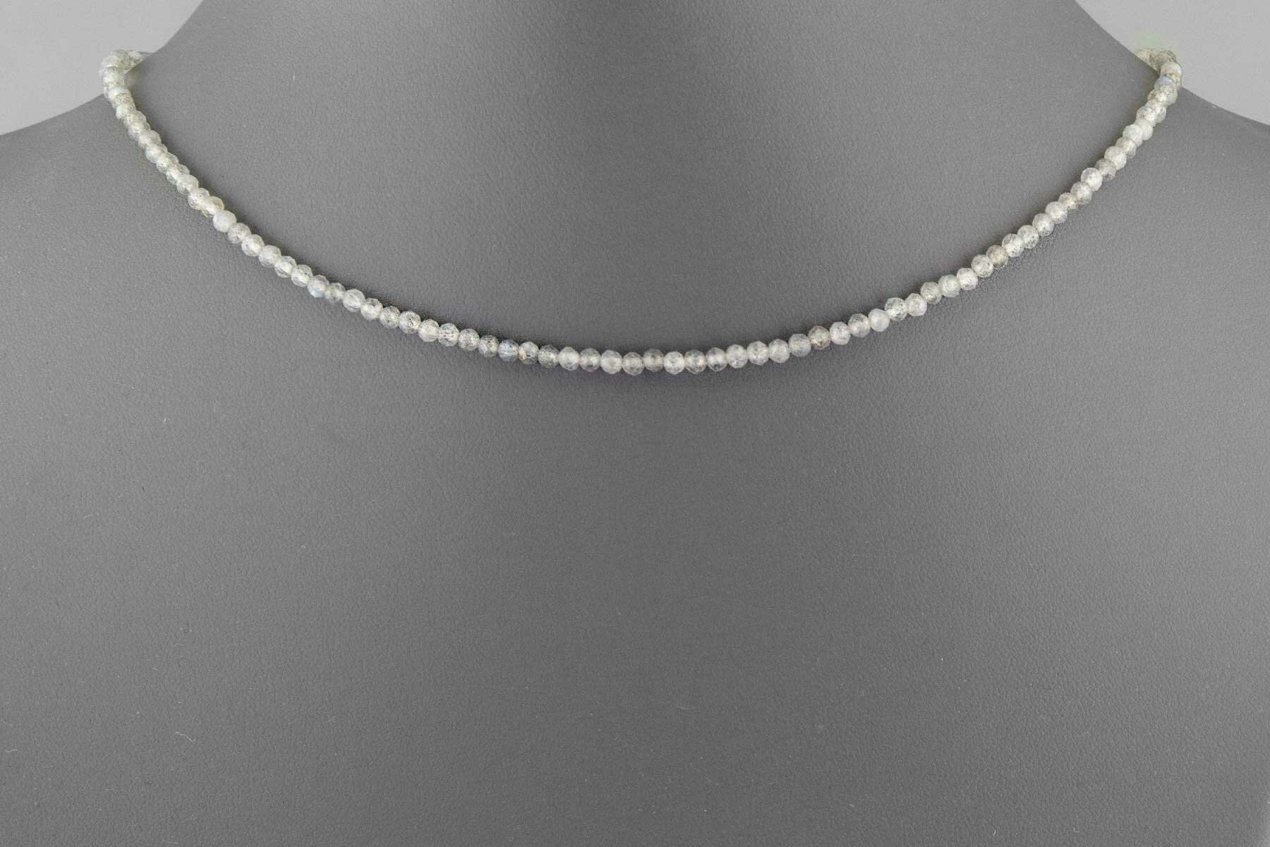 Бусы, лабрадор