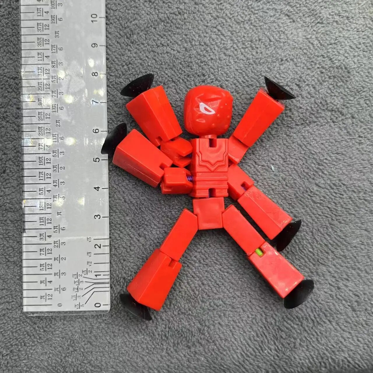 Красная фигурка-трансформер A2-1PC