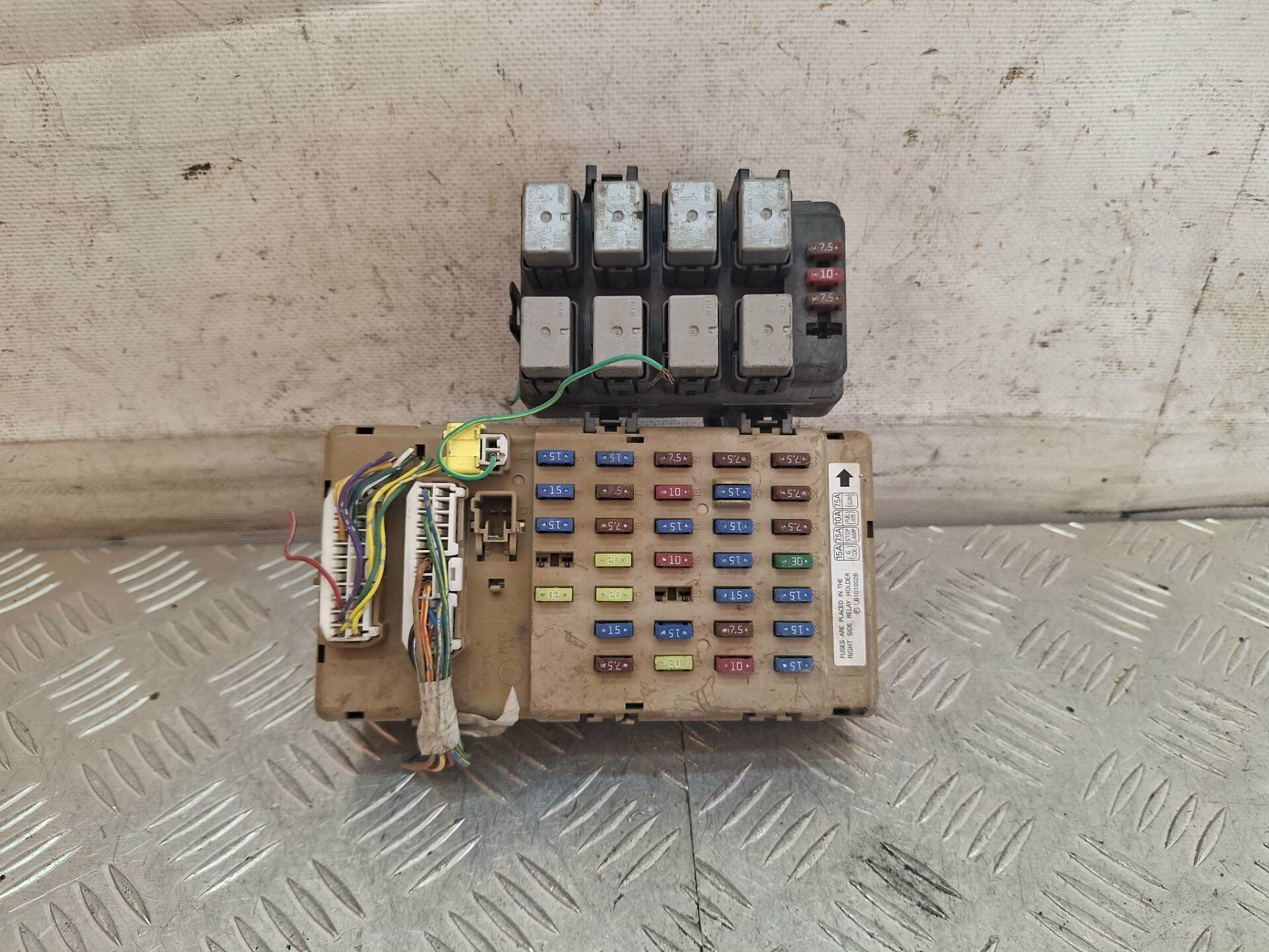 Блок предохранителей Subaru Outback 3 2006 LB101002B