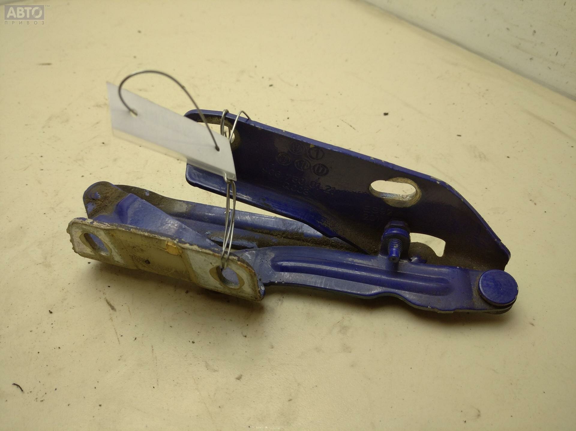 Петля капота правая Mercedes Sprinter W906 (2006-2018)