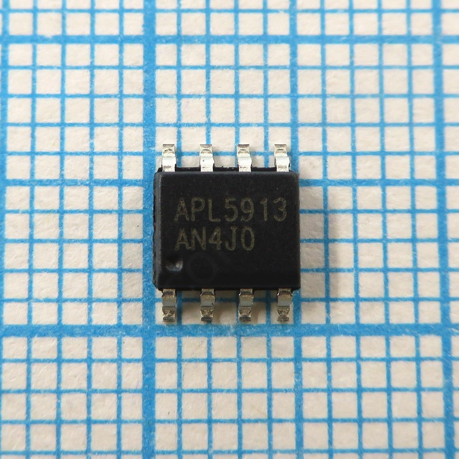 APL5913 - Регулятор с низким напряжением падения LDO