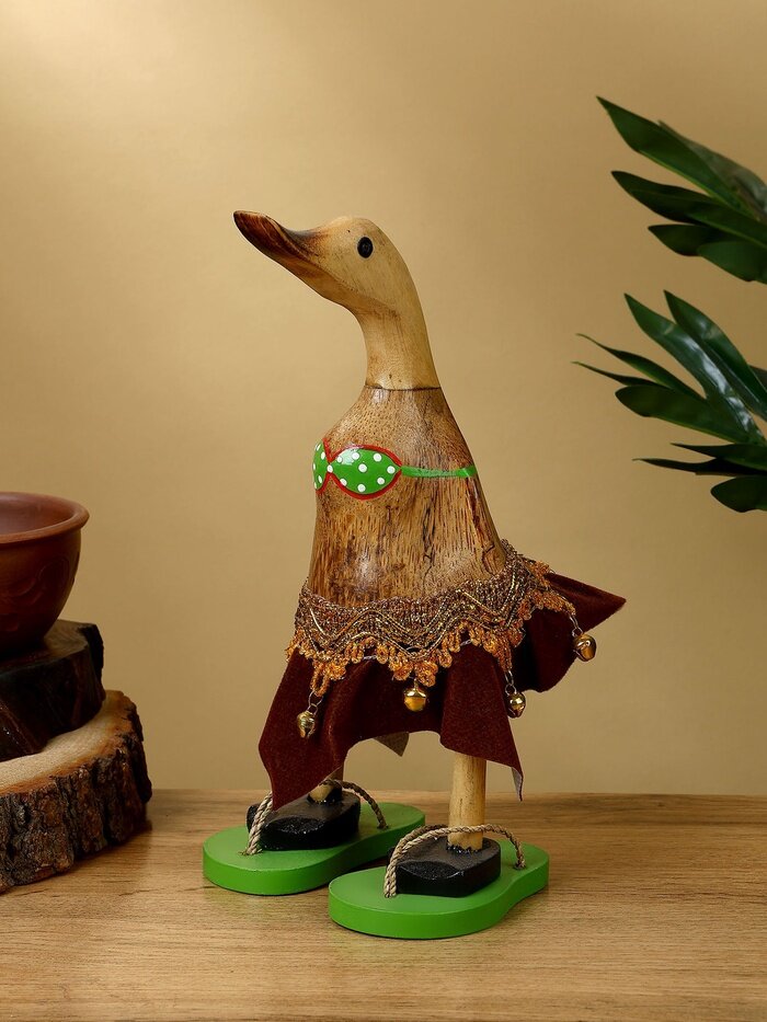 Сувенир «Утка в юбке», 27 см, дерево
