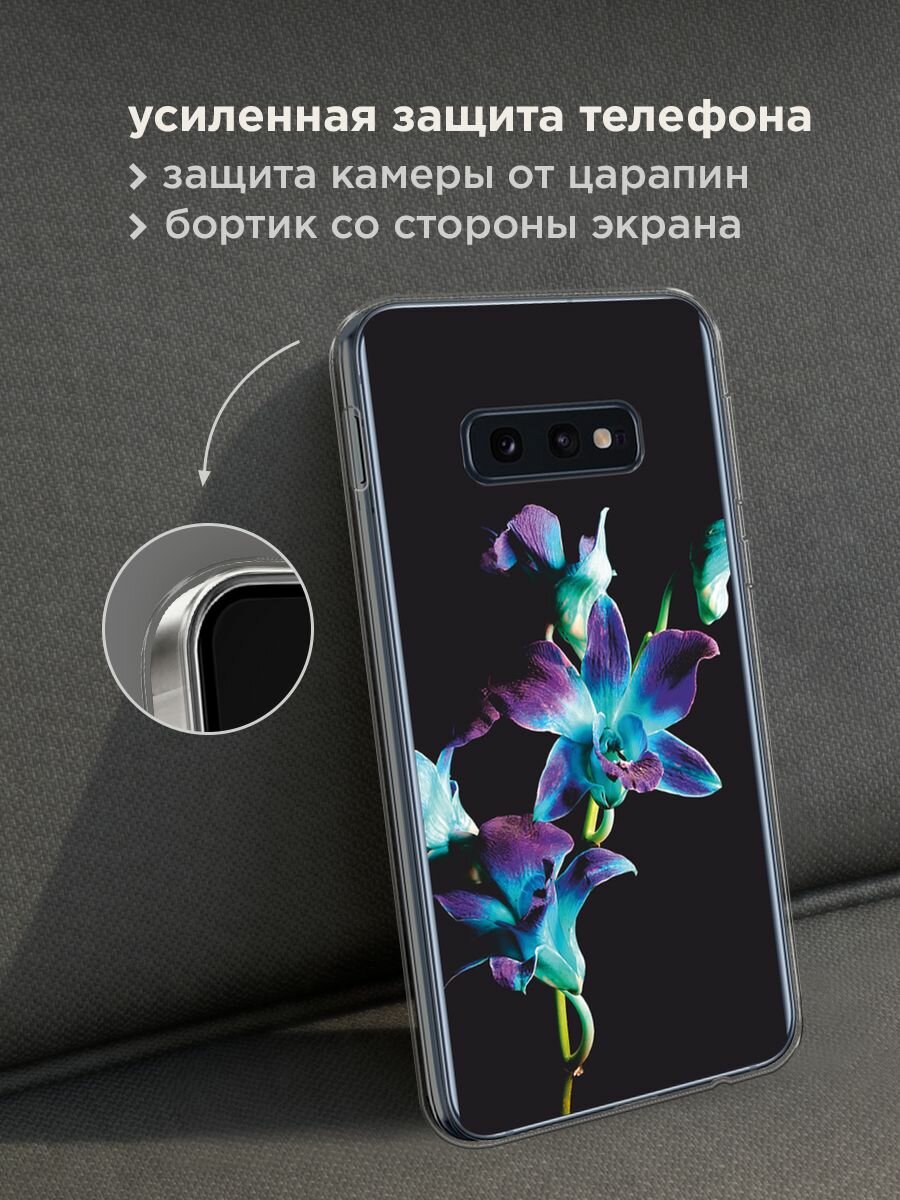 Чехол на Samsung Galaxy S10E / Самсунг Галакси S10E с принтом "Синий цветок на черном" — фото 1