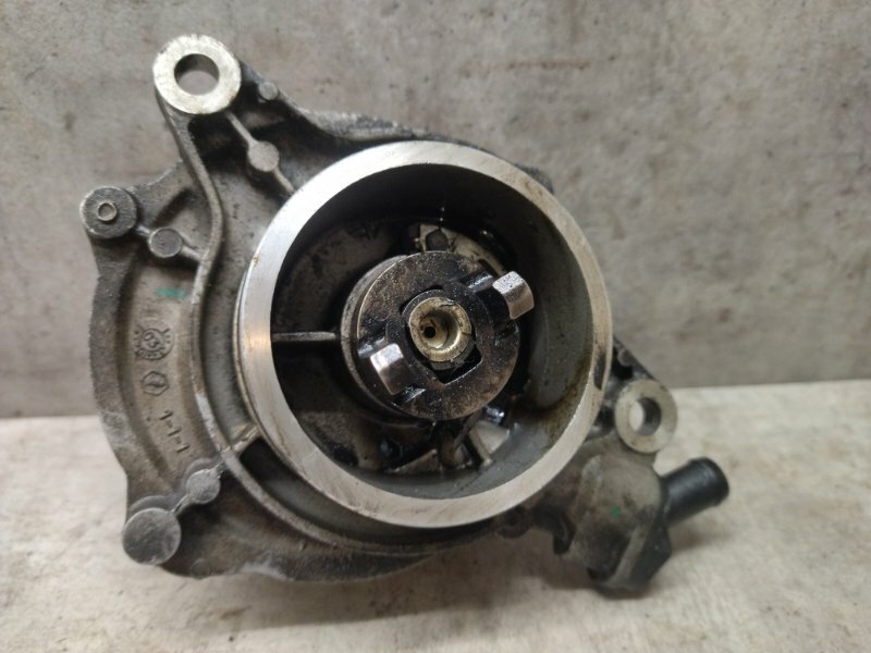 Вакуумный насос BMW x5 E53 7787366