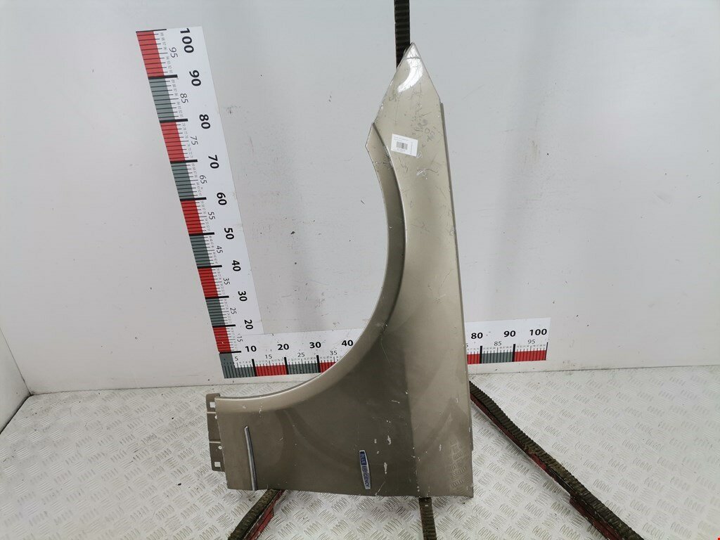 Крыло переднее левое Mercedes C-Class (W204) A2048801318 арт. 2216025