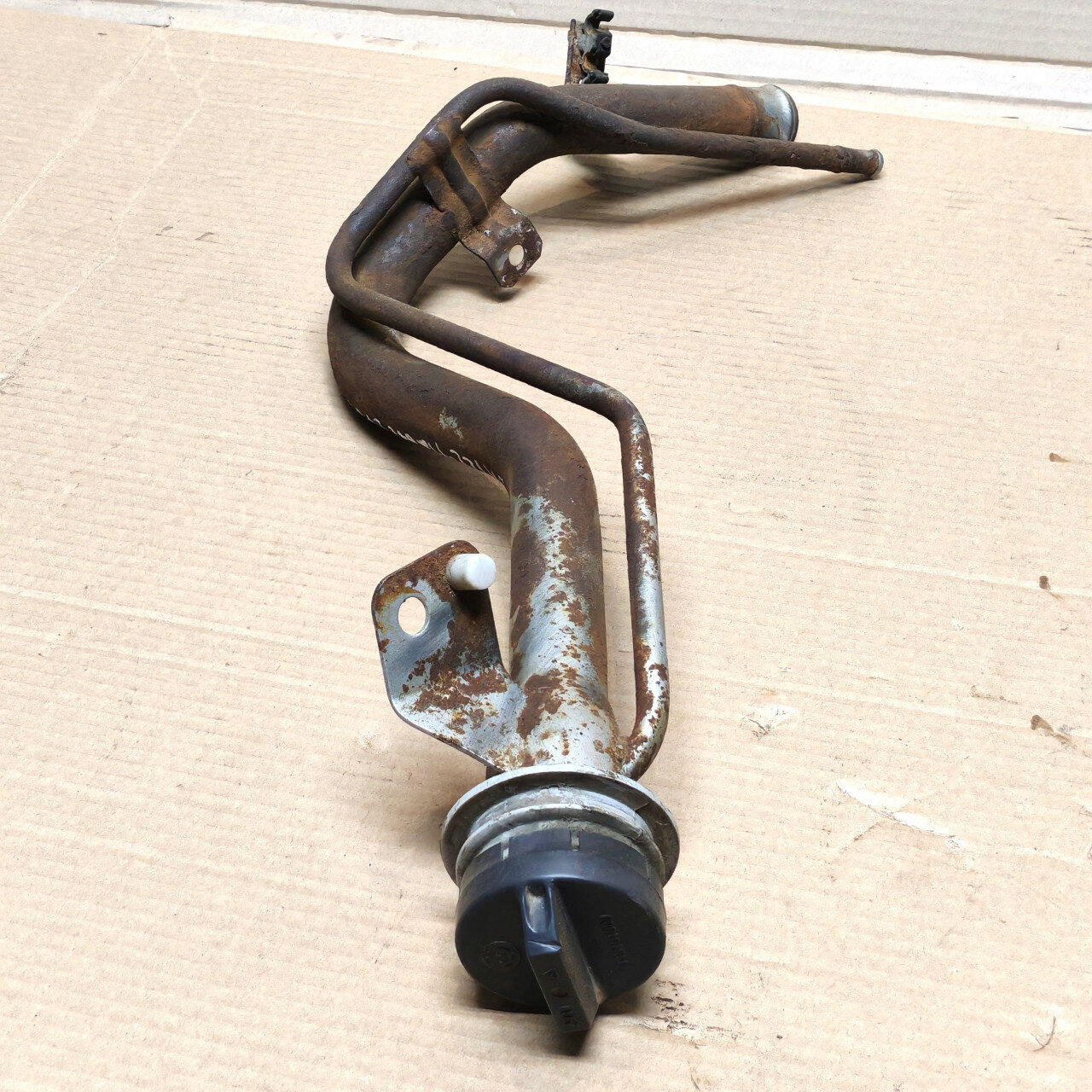 Горловина бензобака Brilliance M2, 4G93