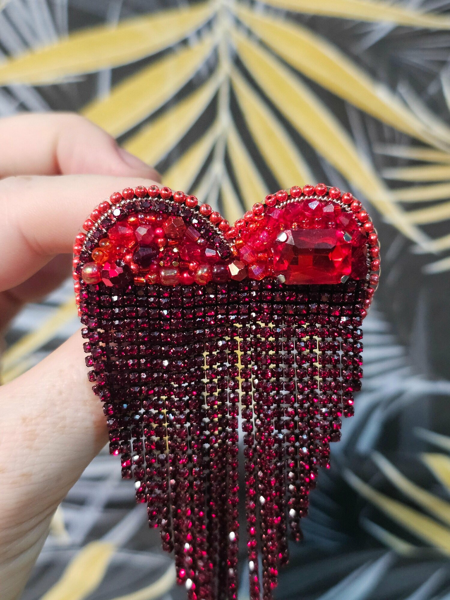 Брошь, стразы