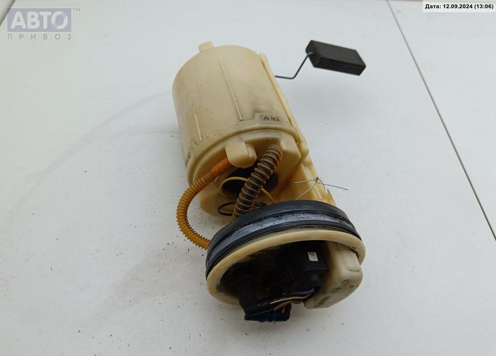 Насос топливный Volkswagen Golf-4