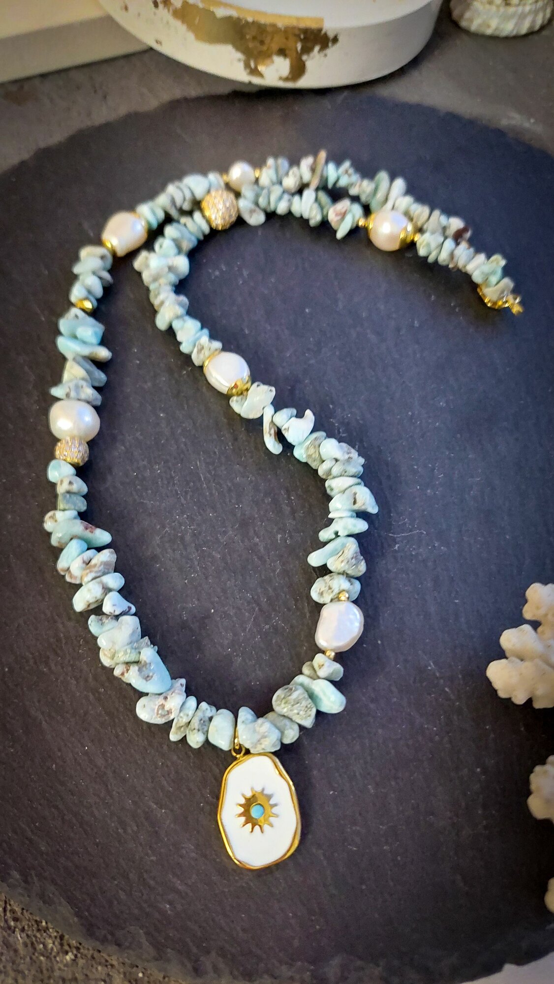 Колье, эмаль, фианит