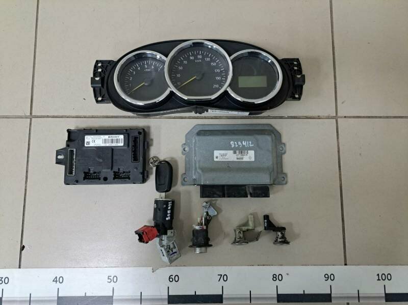 Замок зажигания комплект Renault Duster 2012 кат.номер: 487006431R 237108831R 284B17162R 248105471R