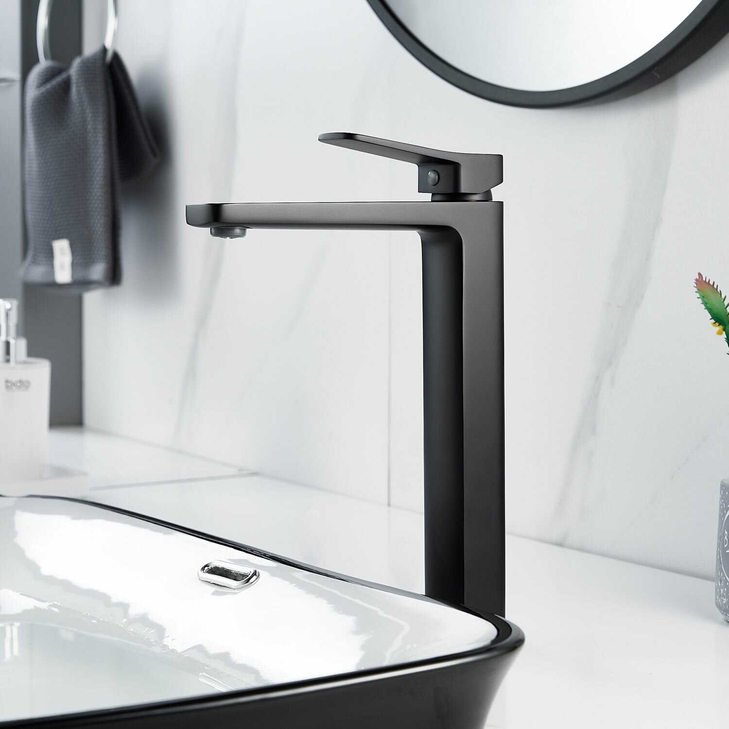 Смеситель Raffine F1199H, для раковины-чаши чёрный