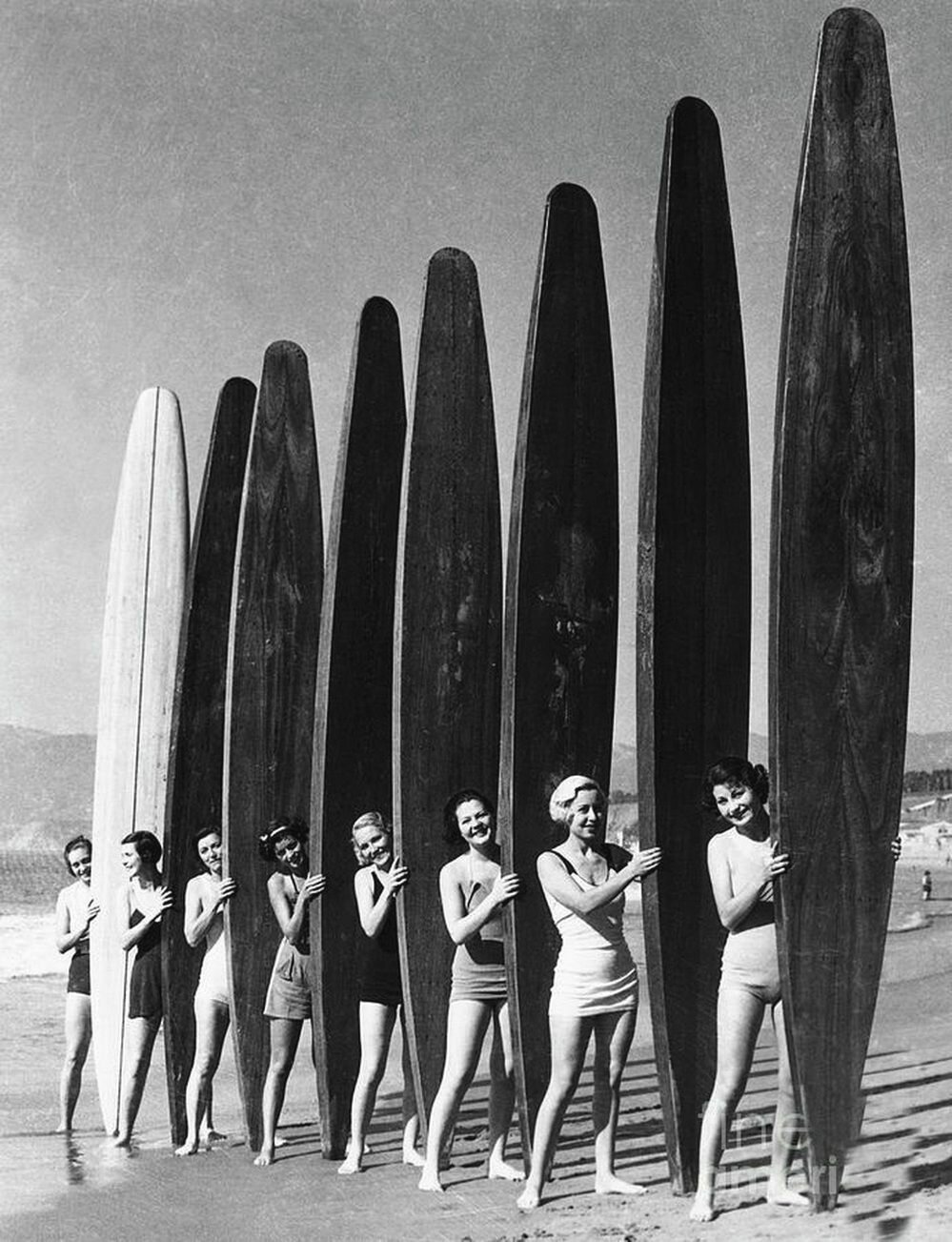 Плакат, постер серфингистки на бумаге, размер 21х30см