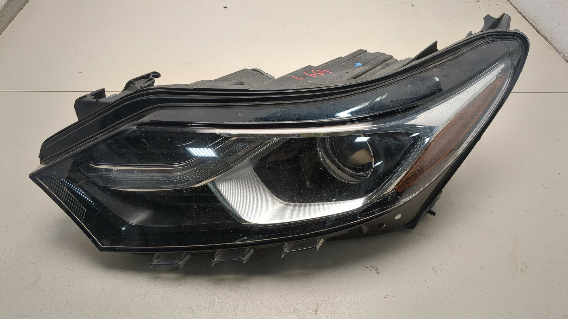 Фара (передняя) левая Chevrolet Equinox Б/У