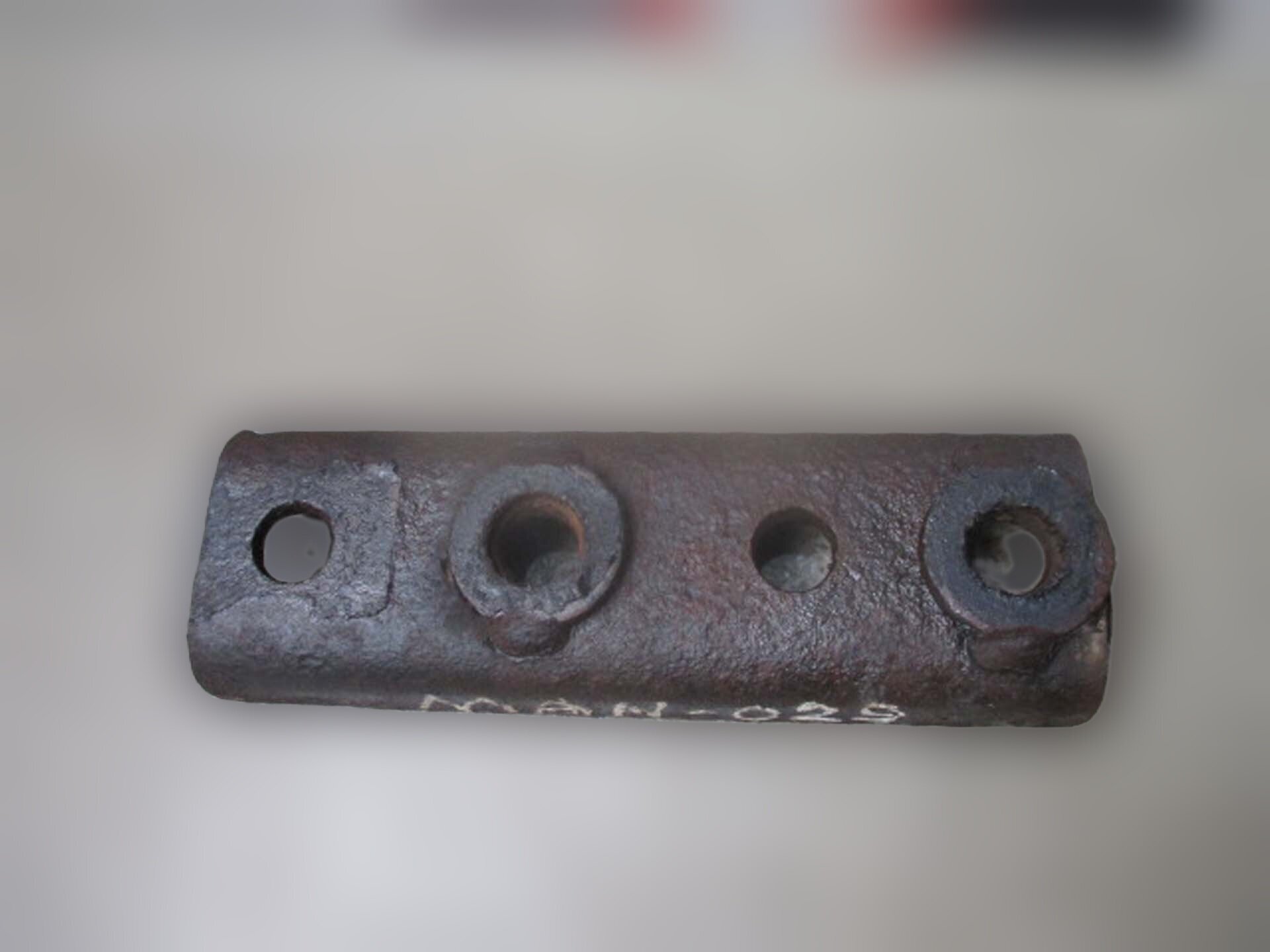 Крепление кронштейна заднего крыла MAN TGA, TGS, TGX