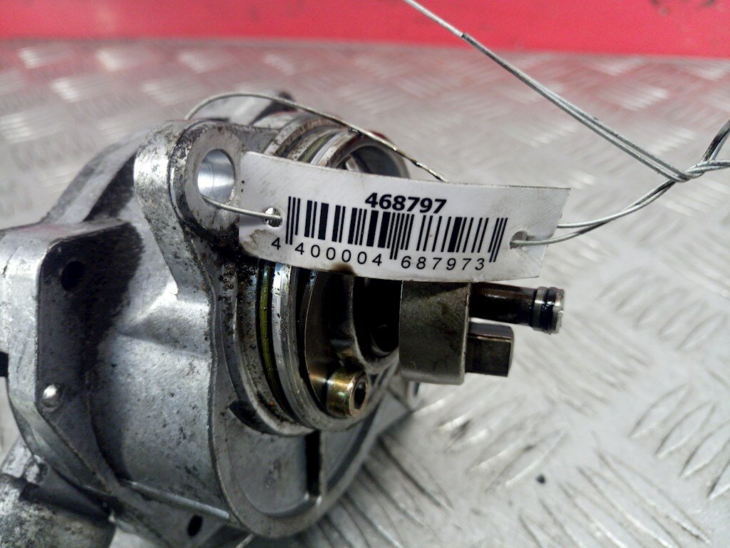 Насос вакуумный Chrysler PT Cruiser 5080456AA арт. 468797