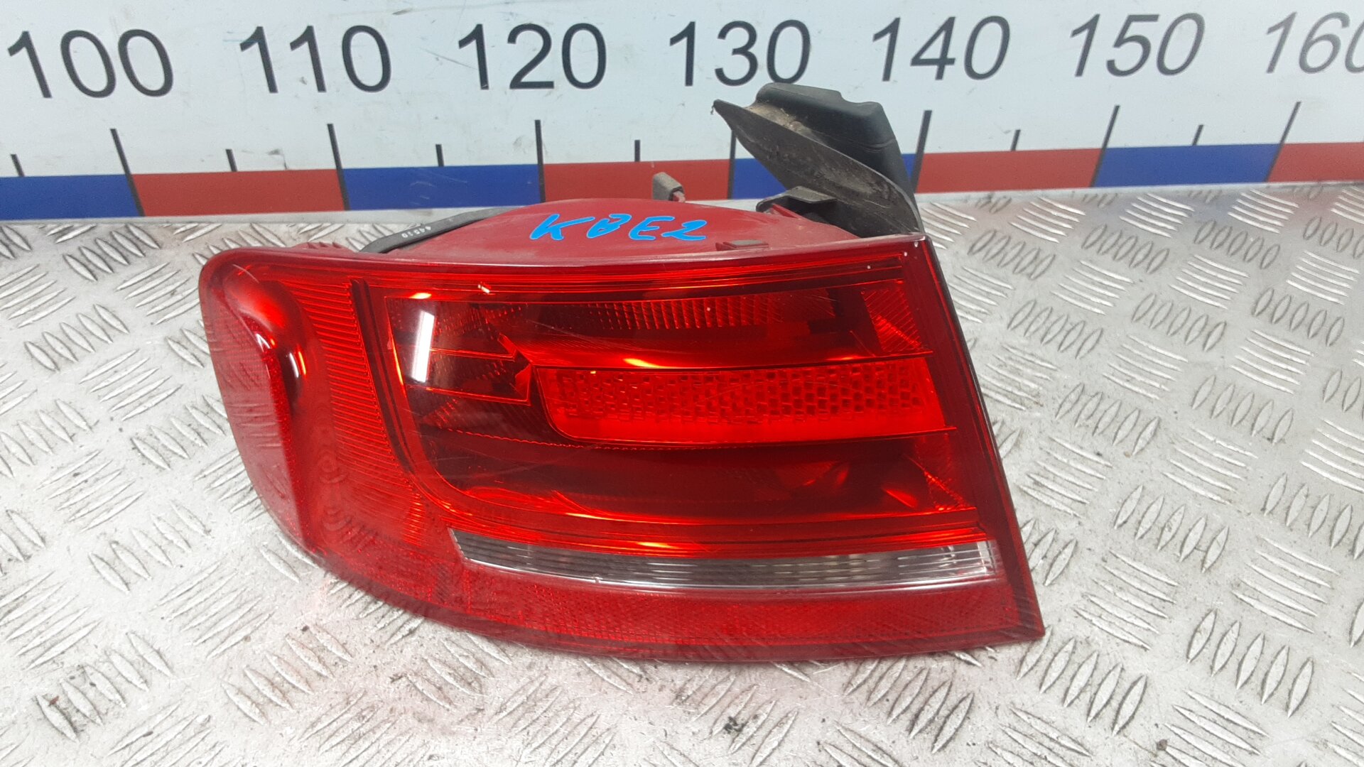 Фонарь задний левый AUDI A4 B8