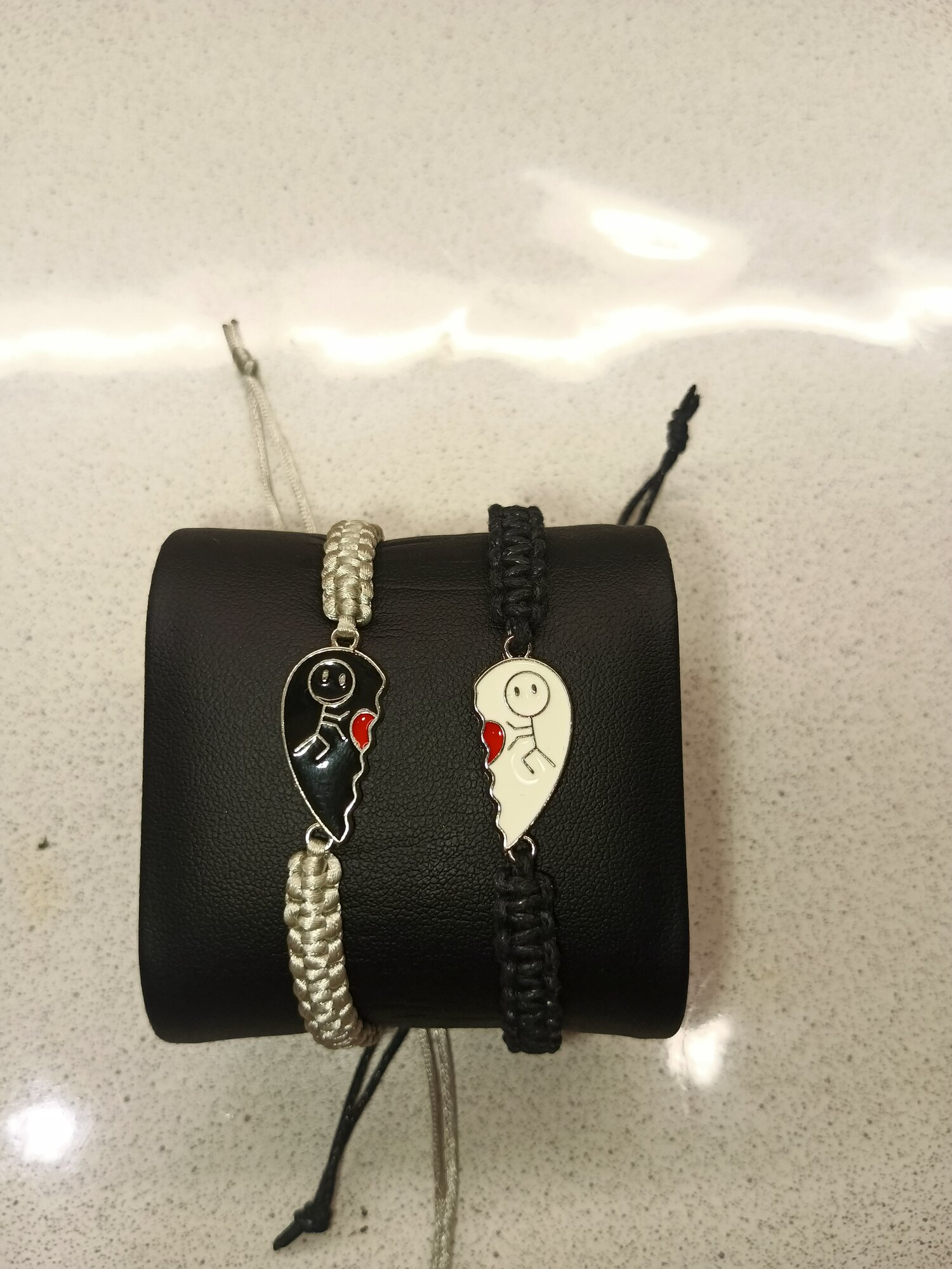 Плетеный браслет