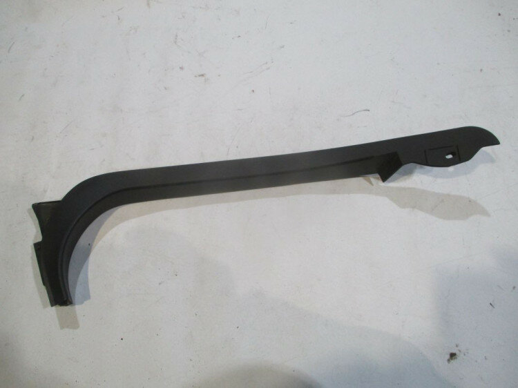 Облицовка двери передней правой внутренняя BM51A201A18AFW 1809828 Форд Фокус 3 Седан