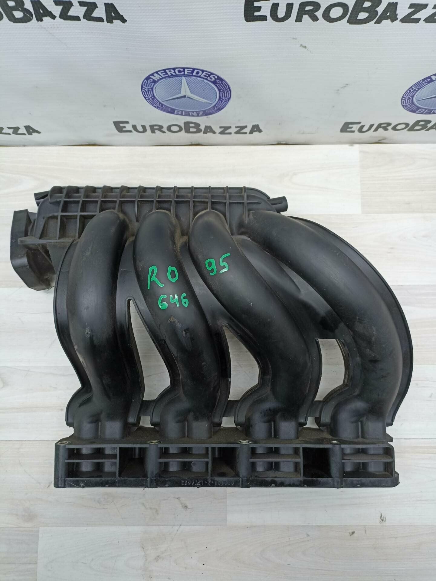 Коллектор впускной Mercedes Om646 A6110903637