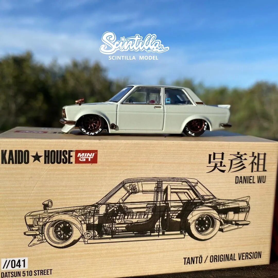 Машинка KAIDO HOUSE+MINI GT 1/64 KKHMG041 Datsun 510 Street Tanto V1 Alloy Car Model Collection Gift