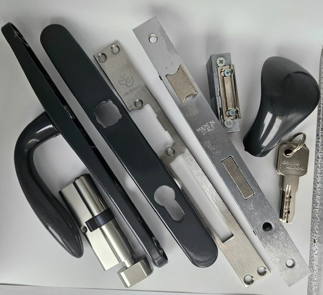 Комплект для калитки (ручка ухват, серая, ral 7016 + замок с личинкой DORMA 80 + электромагнитная защелка)