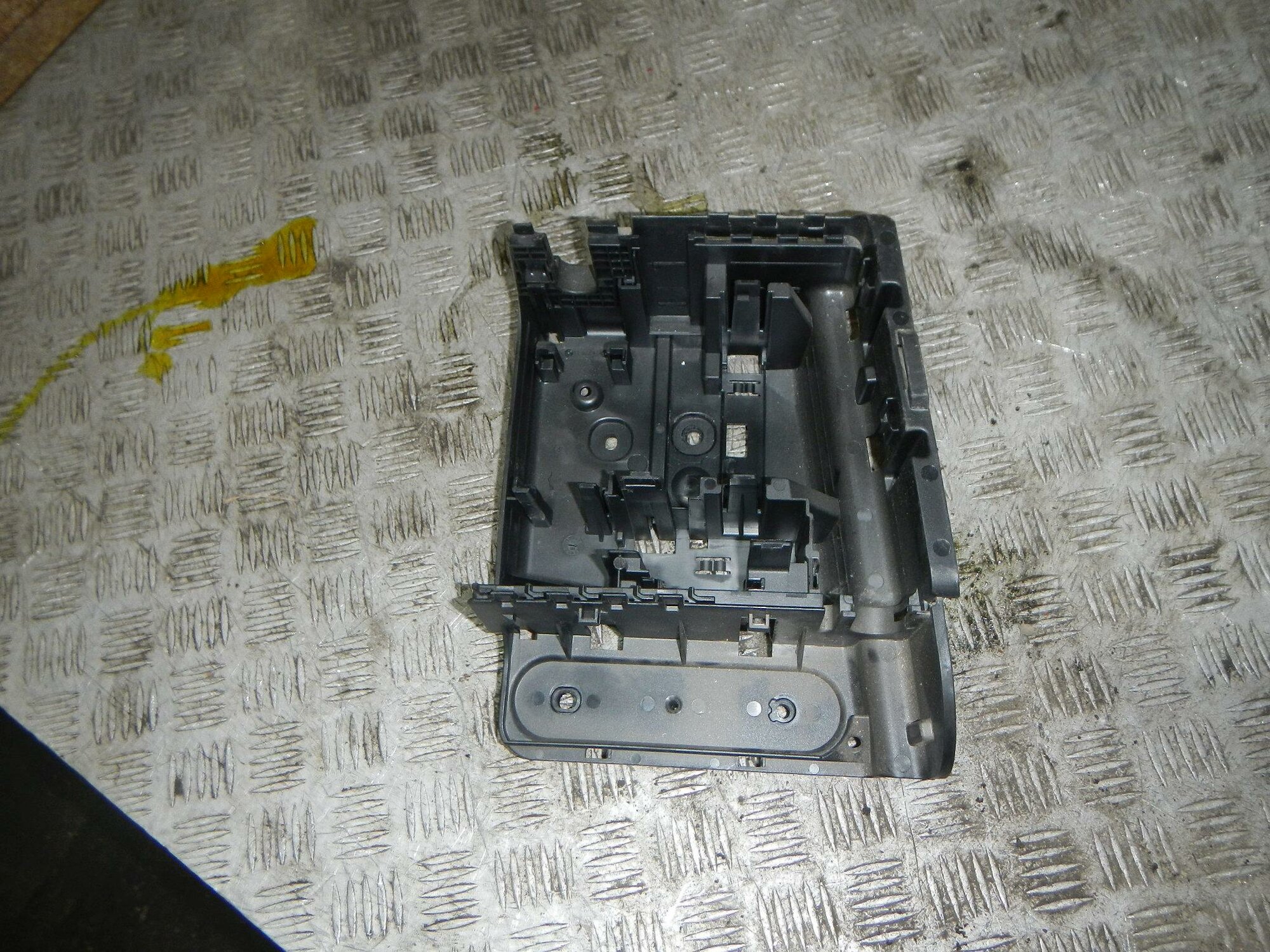 Б/У Корпус блока предохранителей, Opel (Опель)-MERIVA (03-10) OPEL MERIVA (03-10) Без видимых повреждений. 408265 GENERA...