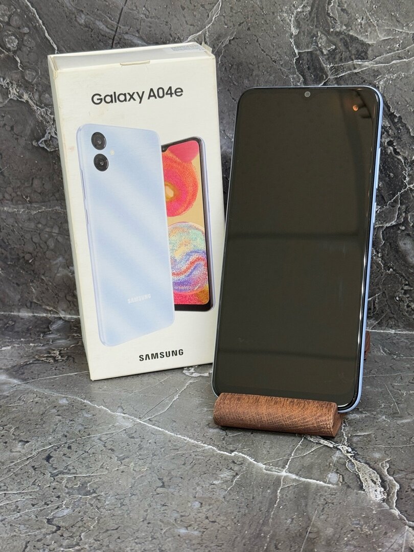 Уценка Смартфон Samsung Galaxy A04e 4/128 GB blue б/у