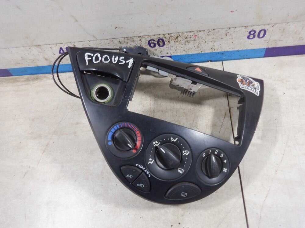 Блок управления отопителем Ford Focus I