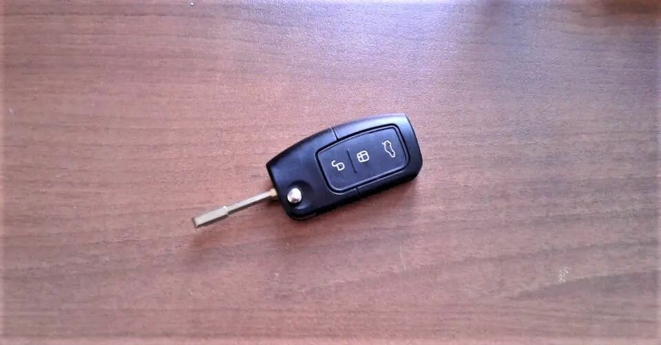 Ключ выкидной в сборе с чипом и платой центрального замка 433 МГц на Форд Фиеста, Фьюжн, Транзит Коннект