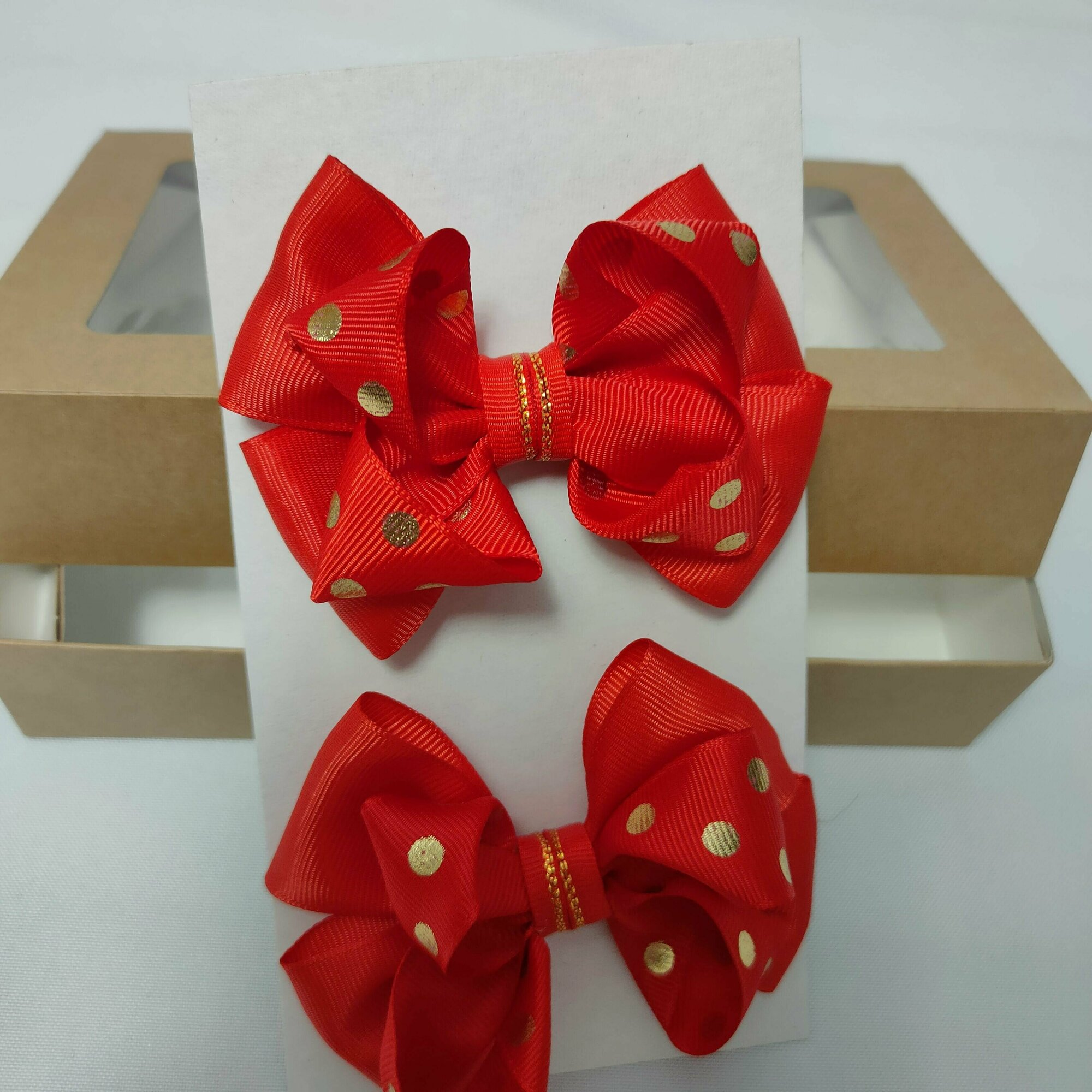 Банты "бабочки" 8 см, нарядные банты в школу и детский сад, на резинке, с рисунком