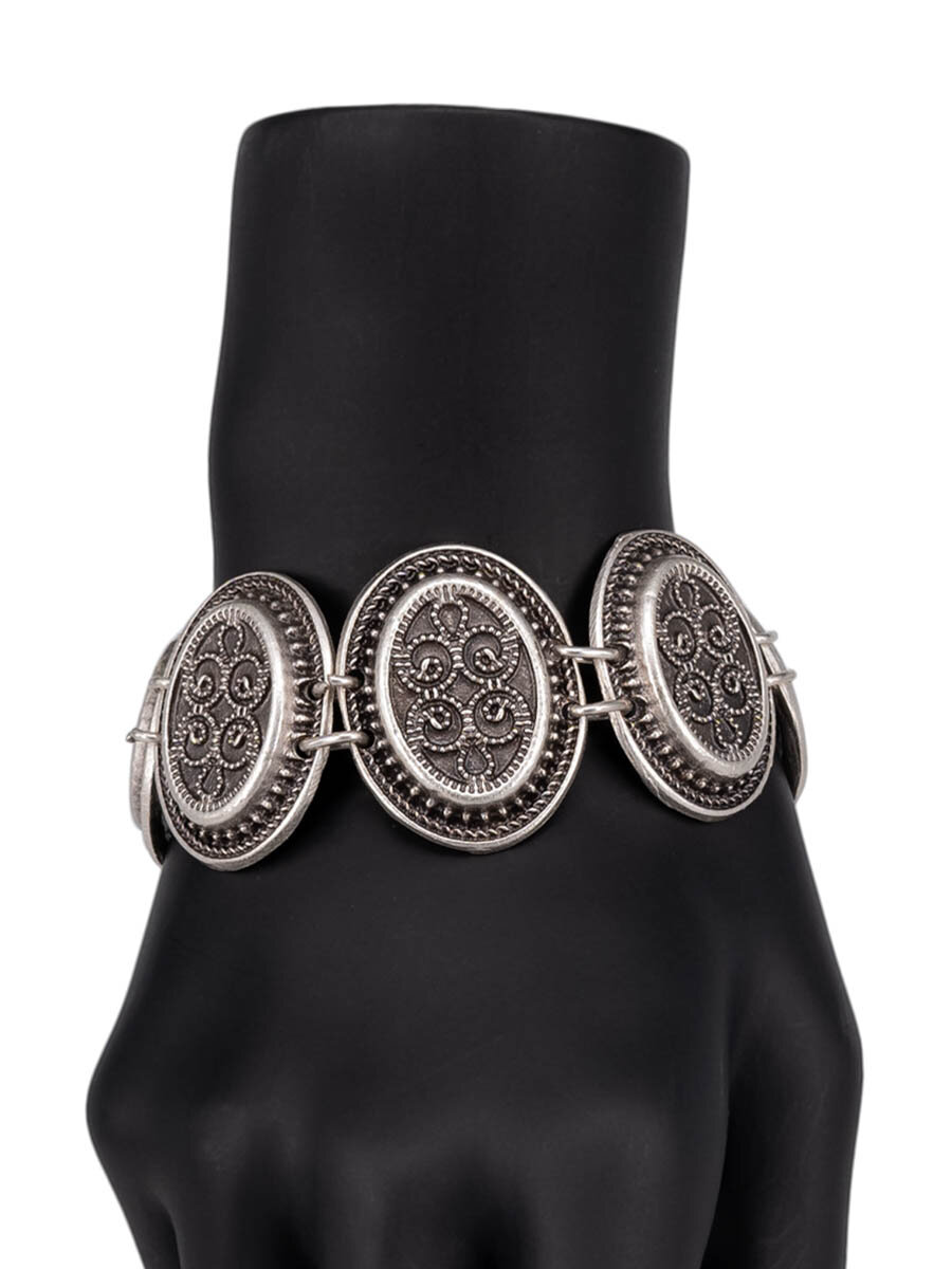 Жесткий браслет