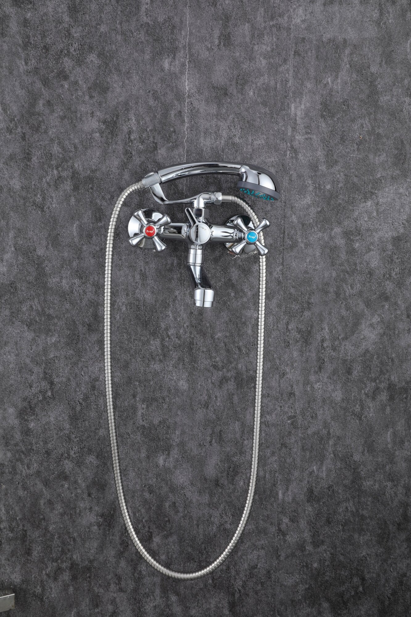 Смеситель для ванны Frap F22732-b, аэратор, глянцевый, длина излива 30см