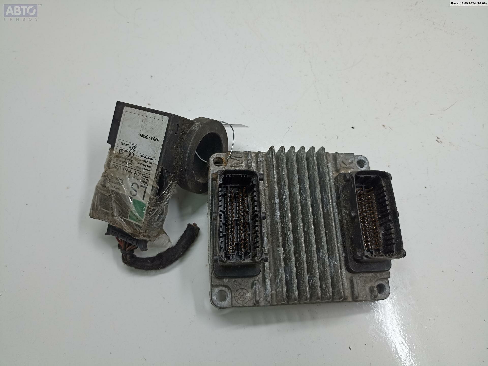 Блок управления двигателем (ДВС) Opel Combo C (2001-2011)