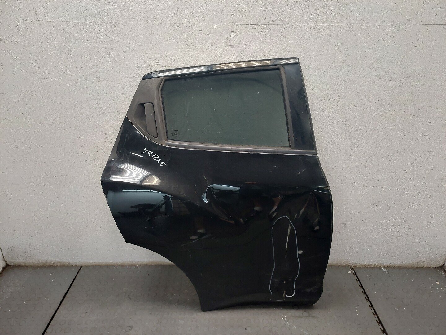 Дверь боковая (легковая) правая задняя Nissan Juke Б/У