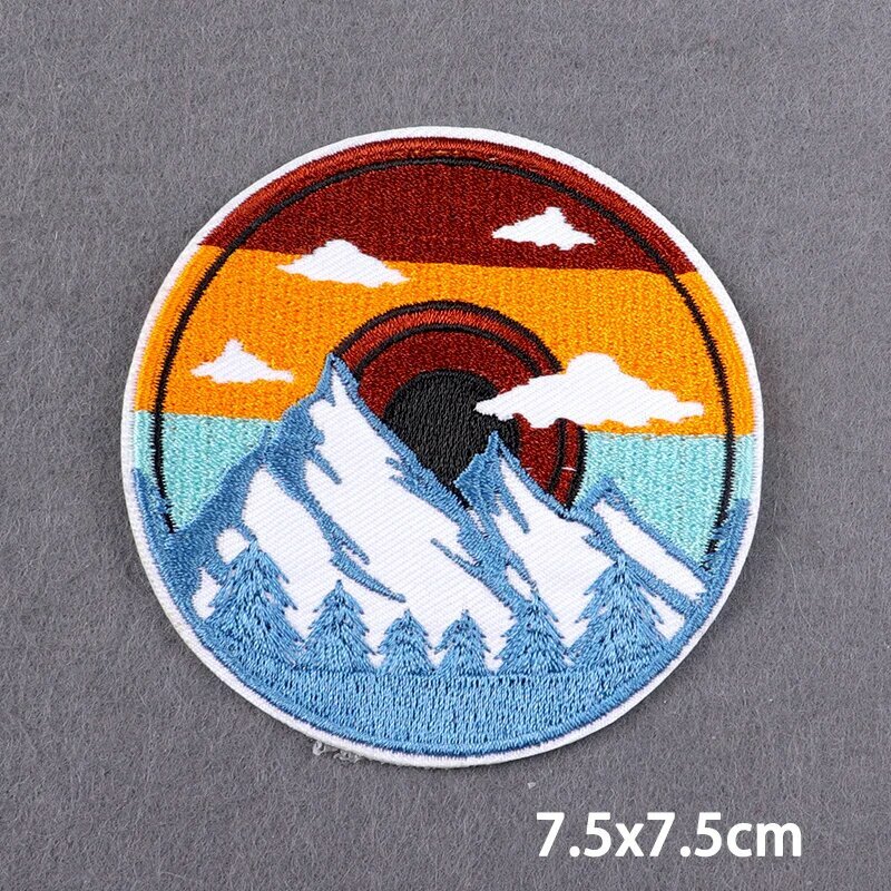 Нашивка вышитая "Горы и закат", 7.5x7.5 см, PE8692CT