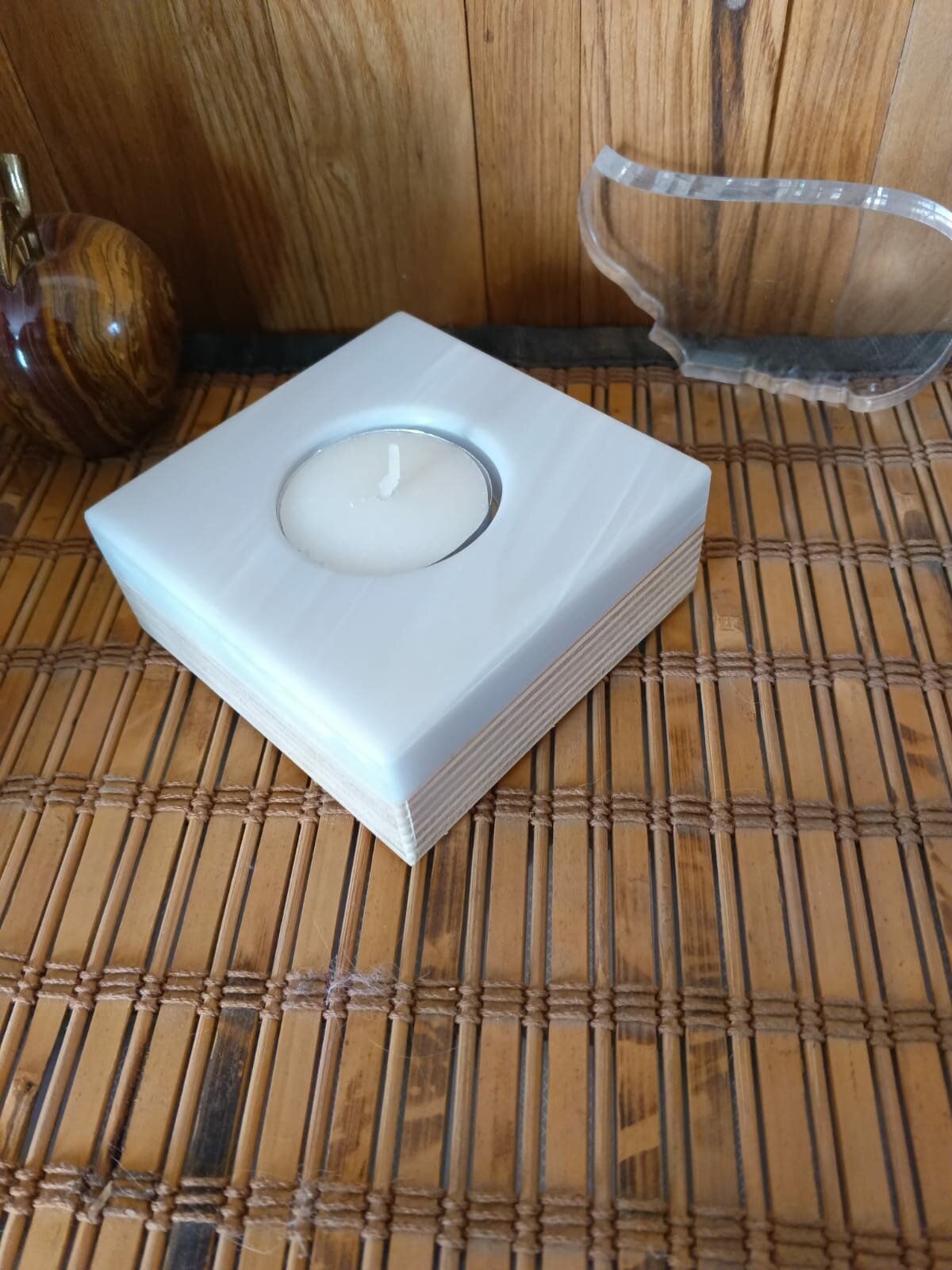 Подсвечник (Восьмерка) Серии "Комдрег" из Иск. камня и фанеры