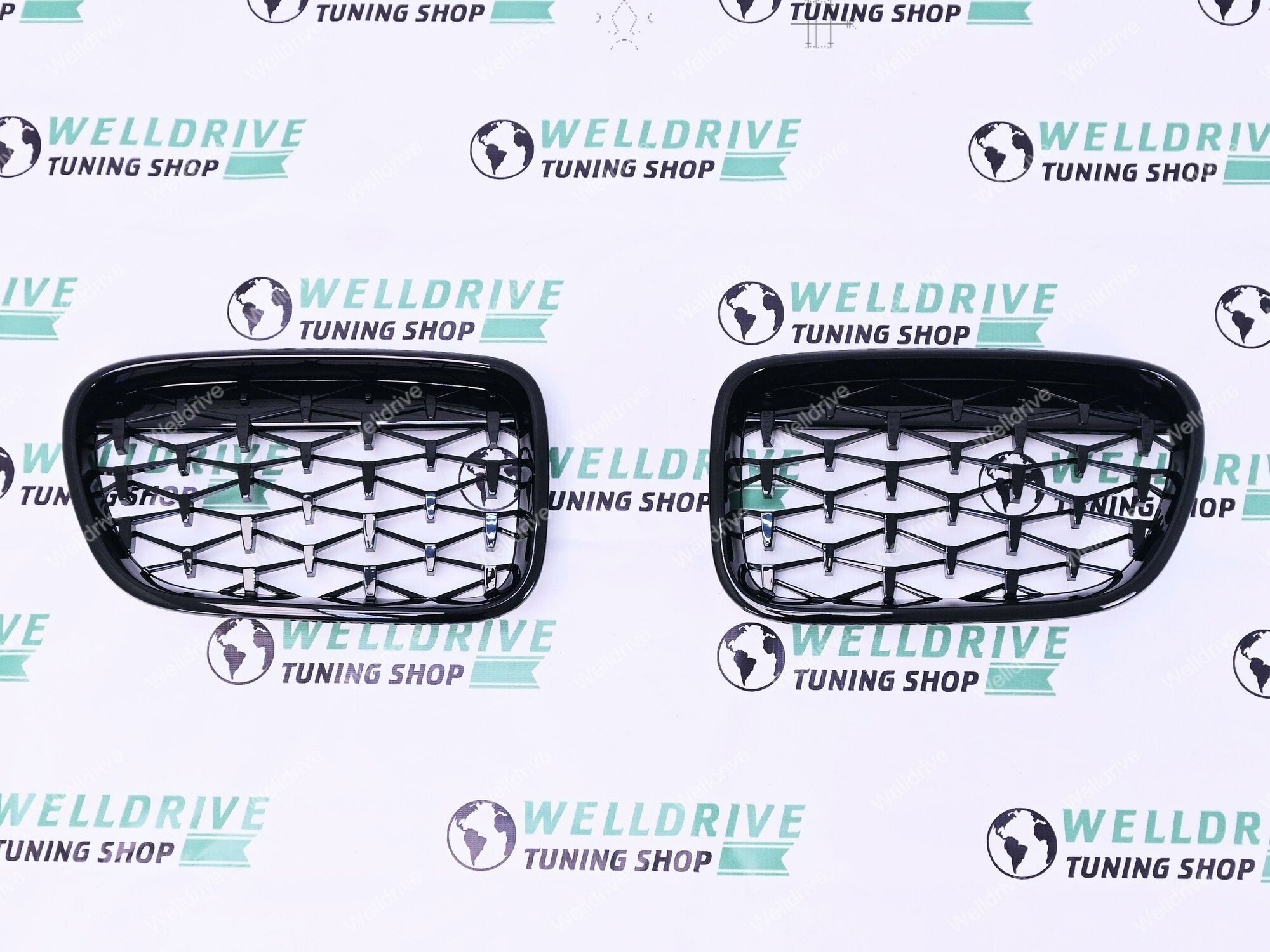 Решетки радиатора BMW X3 F25 10-14 дорестайлинг стиль Diamond черный глянец