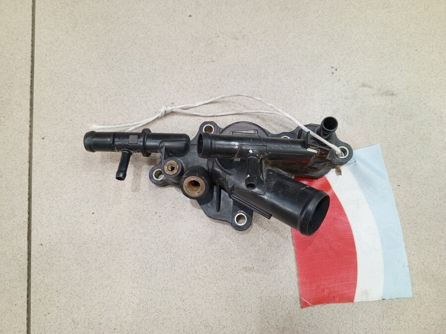 Корпус термостата от Nissan Qashqai J11 2013>