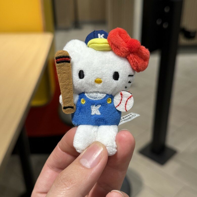 Мягкая сумка-брелок с изображением кота и брошью, маска для коллекционеров