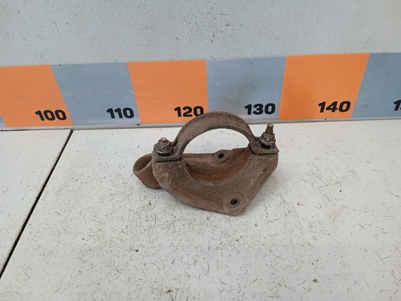 Б/У Форд Фокус 1 Кронштейн промежуточного вала Ford Focus 1998 1, DFW 233111 FORD арт. XS4W3K305AA