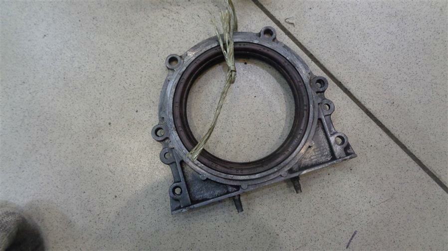 Крышка коленвала задняя от Toyota Carina T190 1992-1996
