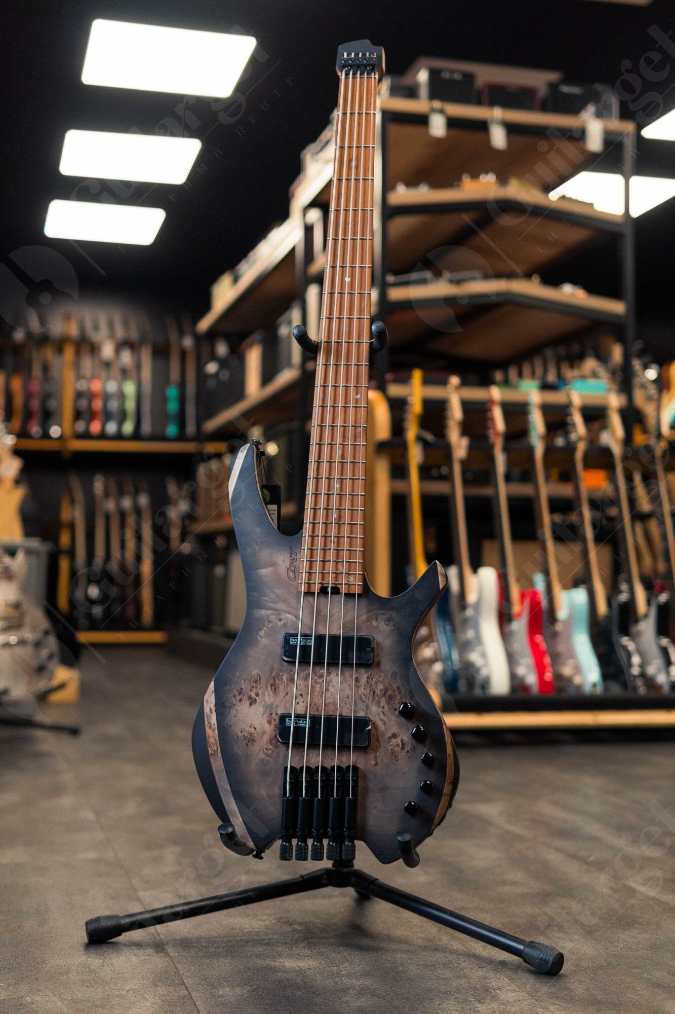 Бас-гитара 5-струнная Cort Space5-WBAG-SDB безголовая