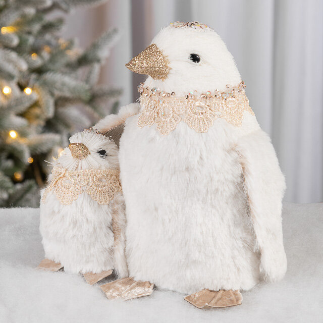 Декоративная фигура Семья Пингвинов Тиарен - Warm heart 20 см, Christmas Deluxe, 14342