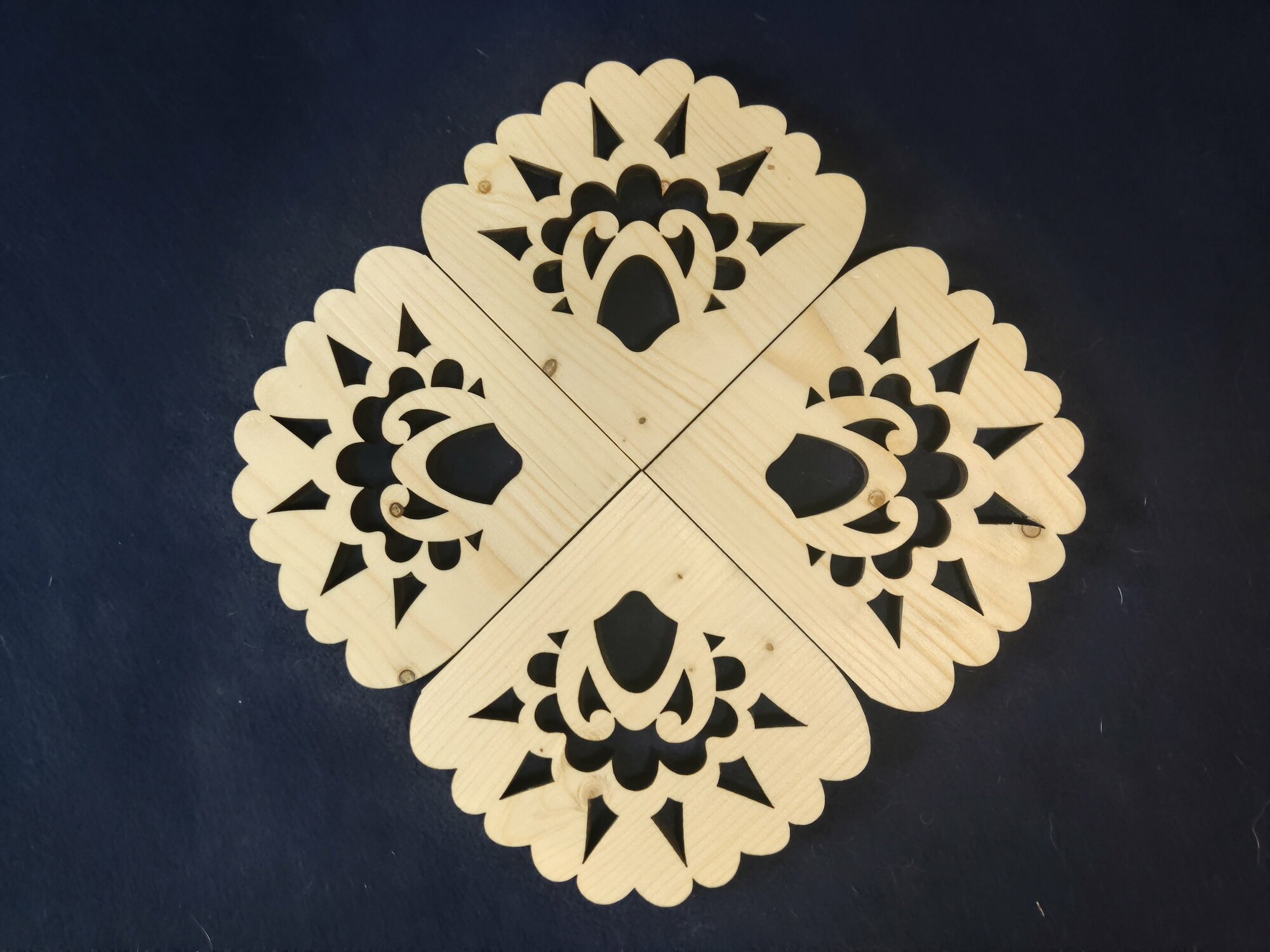 Наличники угловые декоративные "Сердечки" деревянные, резные 4 шт.