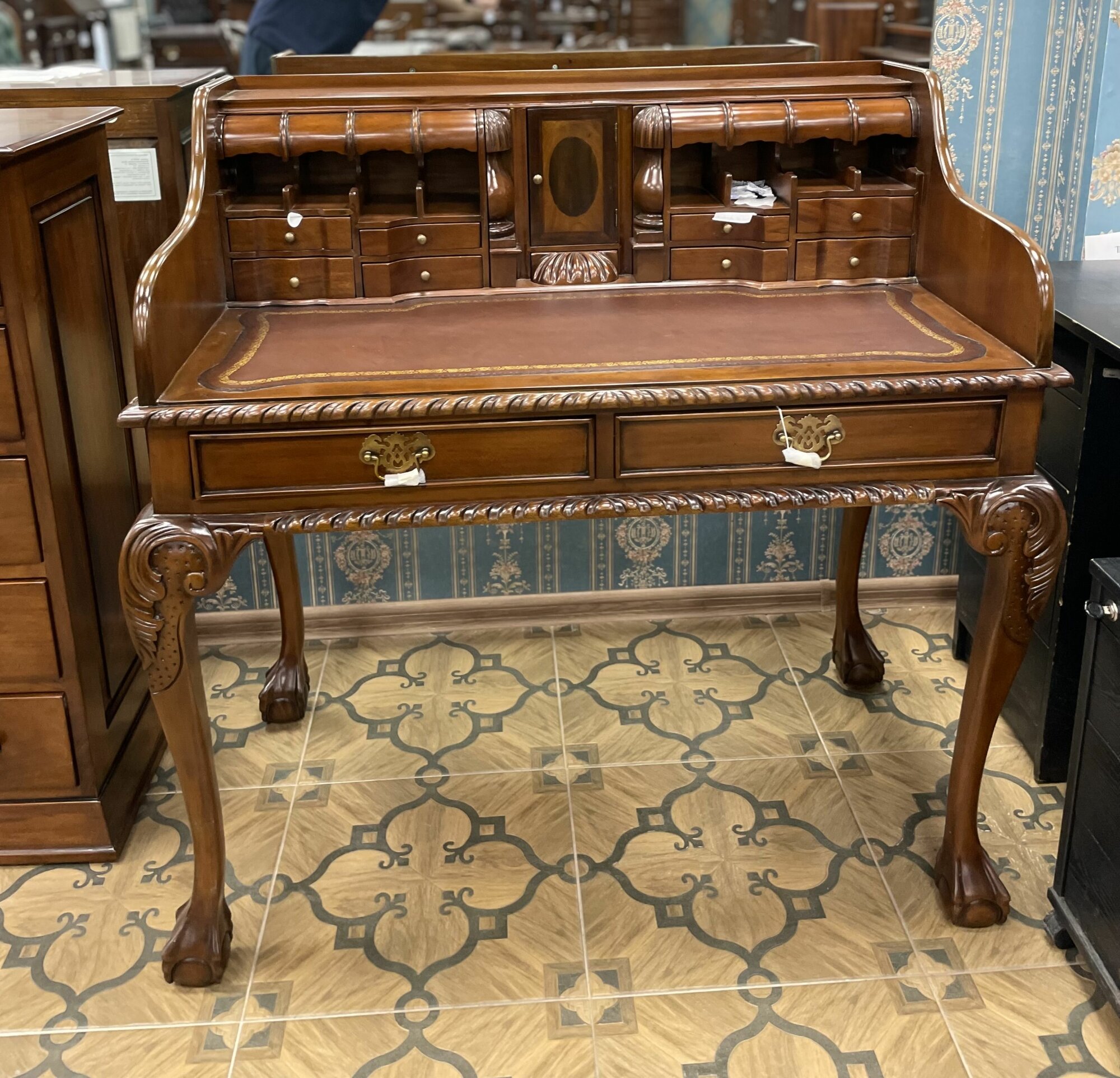 Стол бюро PCE 40 brown Индонезия из массива красного дерева 106х106х60см (коричневая натуральная кожа) винтажный